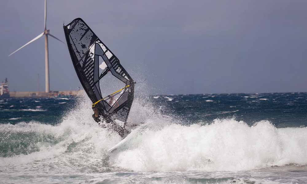 Wind Lounge - Your personal windsurfing and wingfoil store